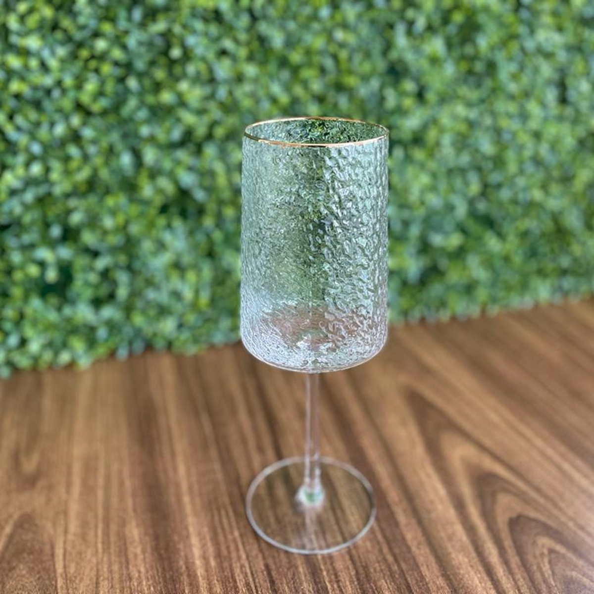 Taça para Vinho em Cristal Martelado Com Fio de Ouro Petra 500 ml - 1 ...