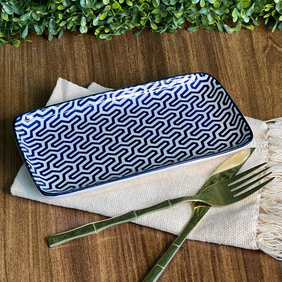 Travessa Retangular em Cerâmica Azul e Branco 20cm: você compra na ...