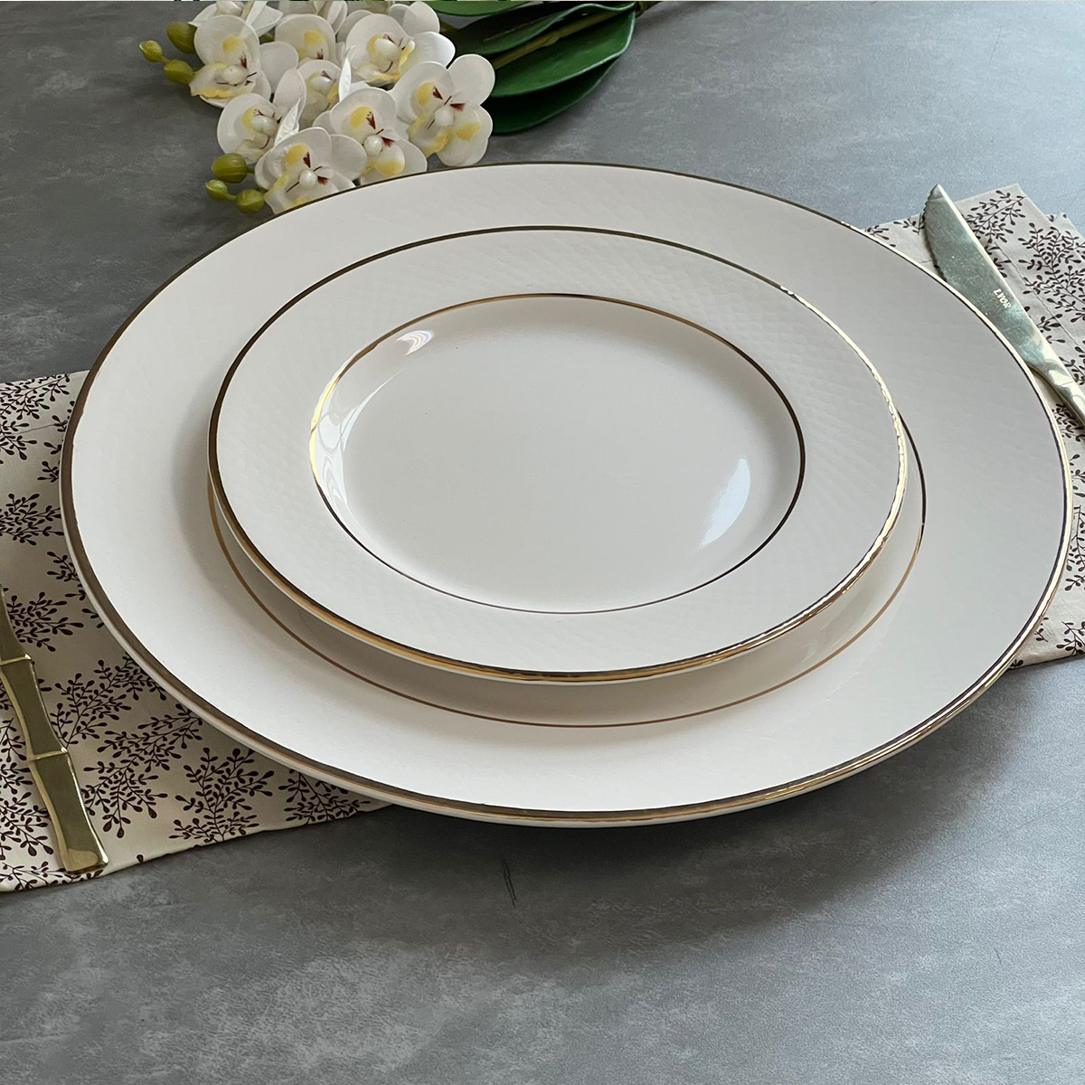 Prato Raso Cerâmica Branco Relevo Borda Ouro 29,5cm - 1 pc.: você ...
